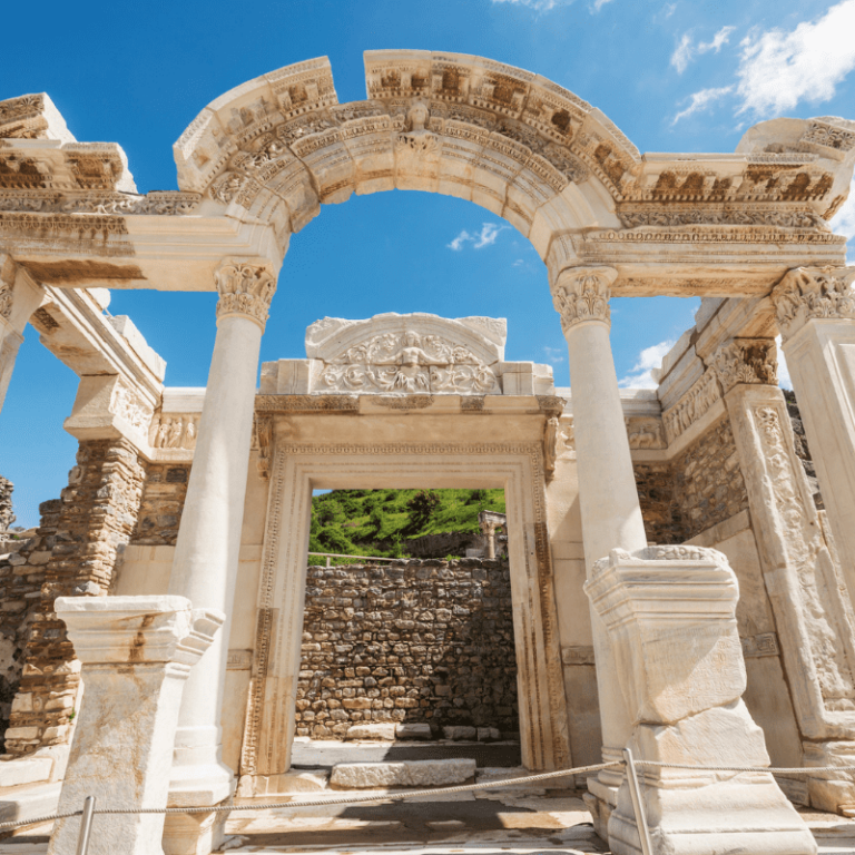 Igreja de Éfeso - Descubra a sua história com Terra Santa Viagens